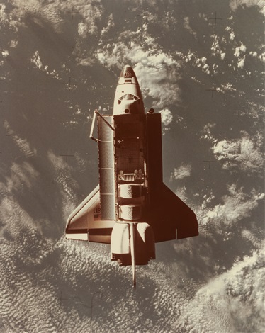 SPACE SHUTTLE DISCOVERY WITH ITS PAYLOAD DOORS OPEN, MARCH 1989brNASA ...